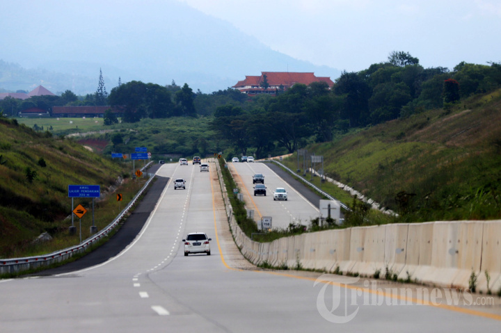 Jalur Tol Cisumdawu Lancar, Foto 3 #1922986 - TribunNews.com
