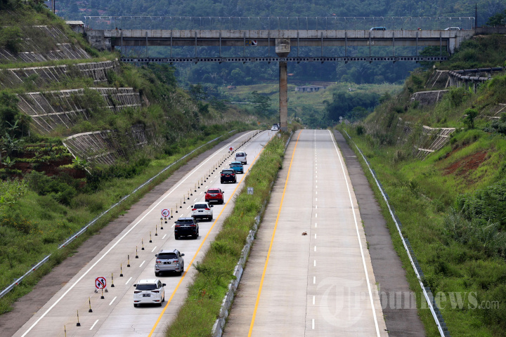 Jalur Tol Cisumdawu Lancar, Foto 7 #1922990 - TribunNews.com