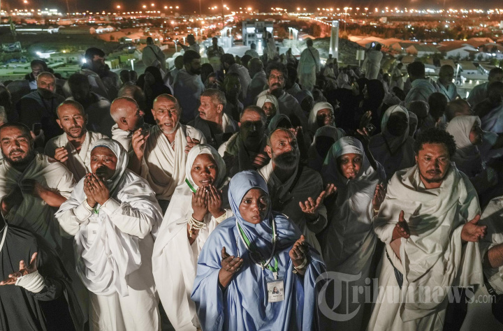 Jamaah Haji Wukuf di Arafah (Jabal al-Rahma), Foto 6 #1970090 ...