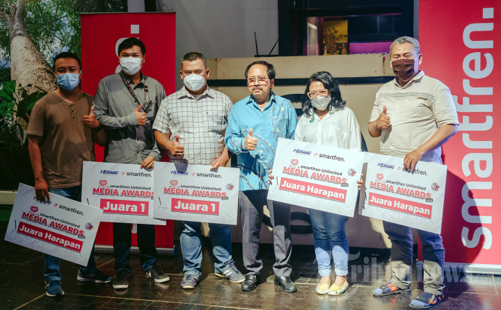 Jurnalis Pemenang Smartfren Unlimited Media Awards 2022, Foto 3 #1941548 - TribunNews.com