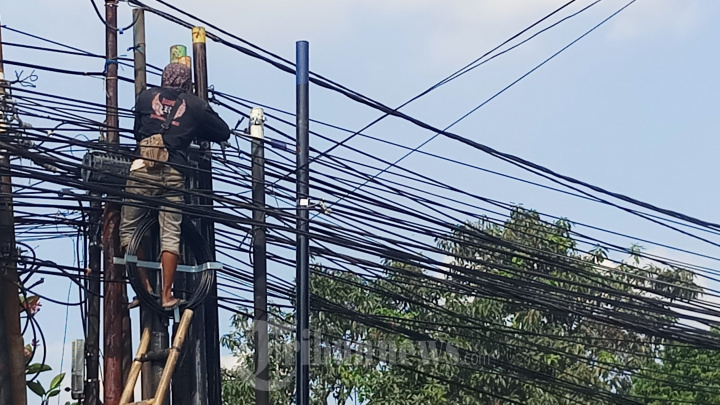Kabel Semrawut di Jalan WR Supratman Ciputat, Foto 5 #1895052 ...