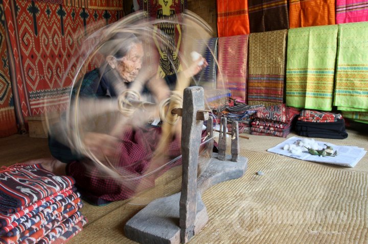 Kain Tenun Toraja, Foto 3 #1608982 - TribunNews.com