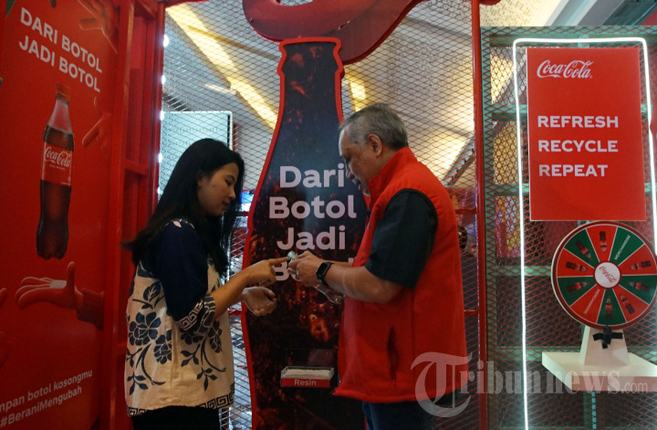 Kampanye Dari Botol Jadi Botol, Foto 3 #1998831 - TribunNews.com