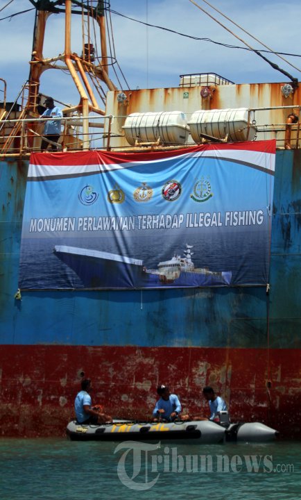 Kapal MV Viking Diledakkan, Foto 11 #1643141 - TribunNews.com