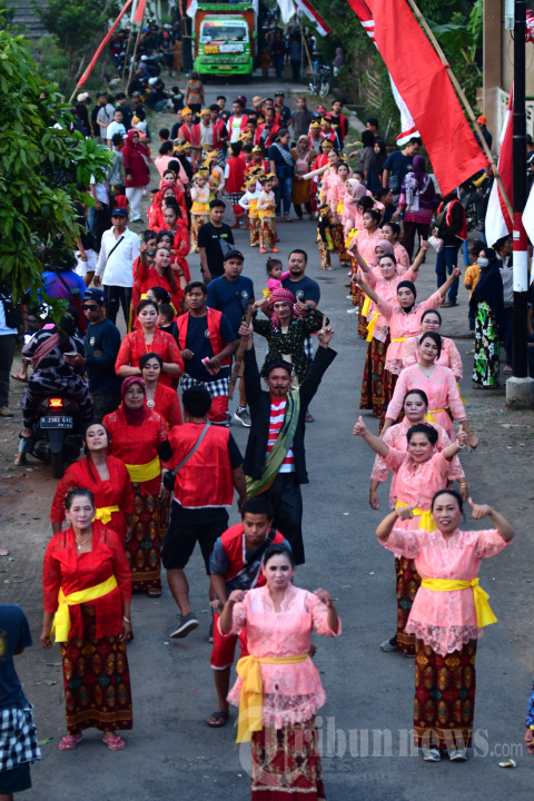 Karnaval Budaya Desa Karangduren Pakisaji Meriahkan HUT Ke-77 RI, Foto 1 #1935345 - TribunNews.com