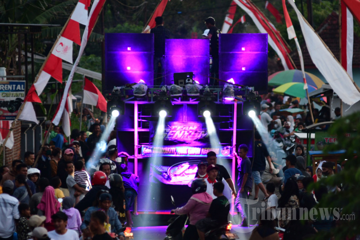 Karnaval Budaya Desa Karangduren Pakisaji Meriahkan HUT Ke-77 RI, Foto 3 #1935352 - TribunNews.com
