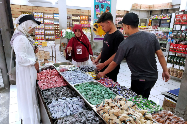 Kawasan Cihampelas Ramai Pengunjung di Hari Libur Maulid Nabi, Foto 4 ...