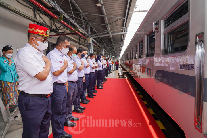 Keberangkatan Perdana KA Airlangga, Foto 1 #1895807 - TribunNews.com