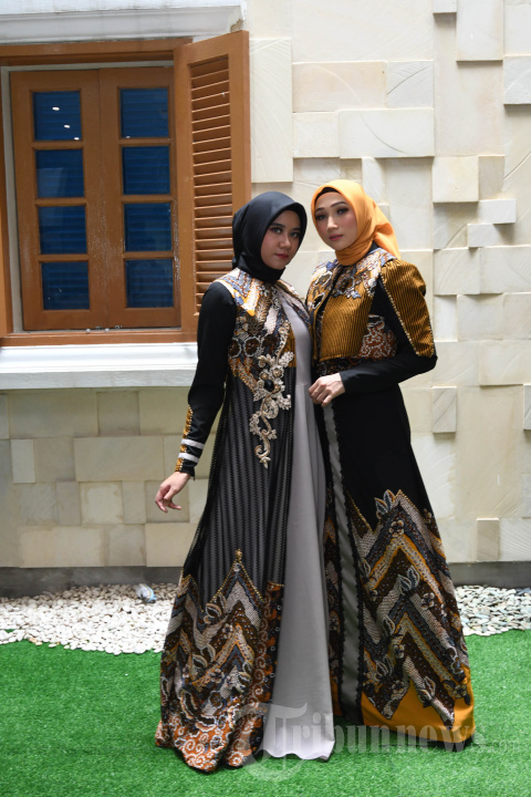 Keindahan Wastra Nusantara dalam Busana Ramadan Karya Lia Afif, Foto 4 #1916871 - TribunNews.com