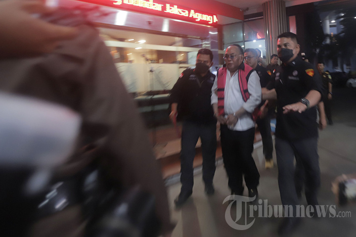 Kejagung Tahan Anggota DPR Fraksi PDIP Ismail Thomas, Foto 4 #1974496 - TribunNews.com