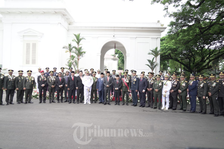 Kepala Bakamla RI Hadiri HUT TNI Ke-77, Foto 3 #1941023 - TribunNews.com