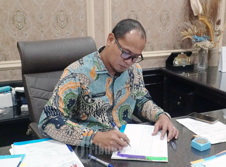 Kepala Bapenda Karawang, Asep Aang Rahmatullah, Foto 3 #1955170 ...