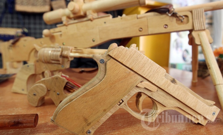 Kerajinan Pistol Karet Gelang dari Bandung , Foto 1 #1688085 ...