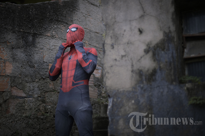 Ketika Spider-Man Bergelantungan di Jalan Brasil, Foto 4 #1918089 ...