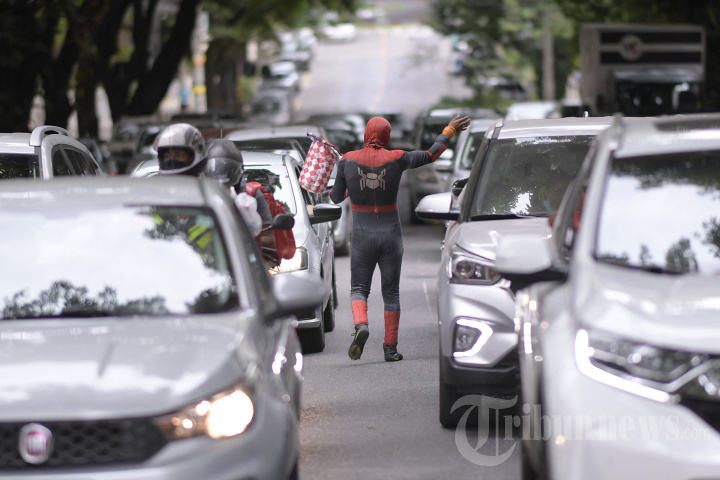 Ketika Spider-Man Bergelantungan di Jalan Brasil, Foto 10 #1918095 ...