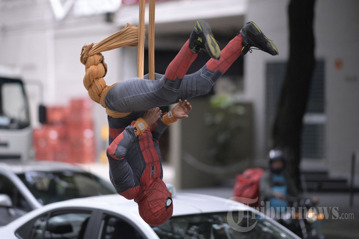 Ketika Spider-Man Bergelantungan di Jalan Brasil, Foto 11 #1918096 ...