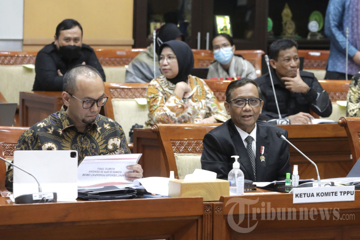 Komisi III DPR RDP dengan Menko Polhukam, Foto 3 #1961734 - TribunNews.com