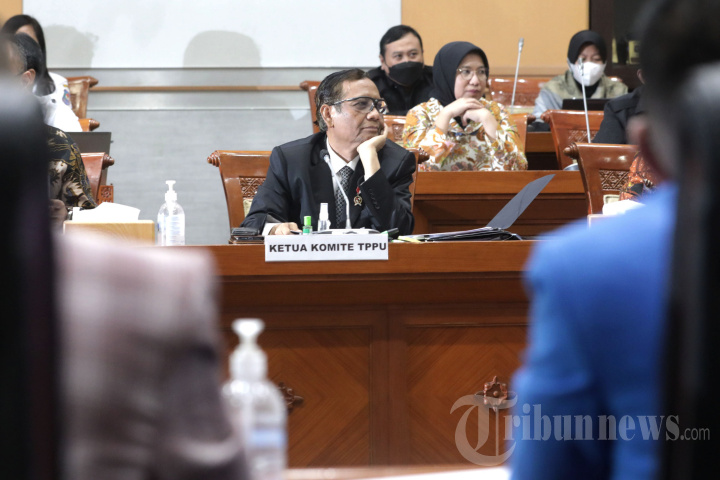 Komisi III DPR RDP dengan Menko Polhukam, Foto 4 #1961735 - TribunNews.com