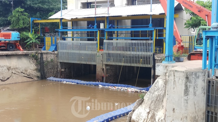 Kondisi Air di Pintu Air Manggarai Terpantau Normal, Foto 3 #1863588 - TribunNews.com