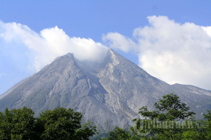 Kondisi Terkini Gunung Merapi Dilihat dari Kawasan Kalitengah Lor ...