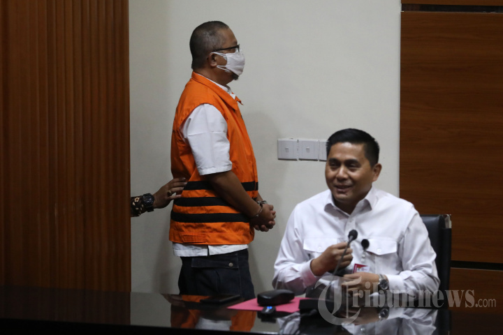 KPK Tahan Hasanuddin Ibrahim Kasus Kementerian Pertanian, Foto 5 ...