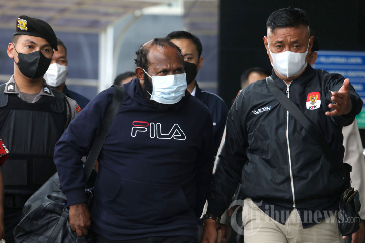 KPK Tangkap Buronan Ricky Ham Pagawak, Foto 15 #1957849 - TribunNews.com