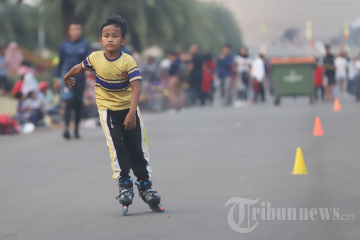 Latihan Sepatu Roda di Monas, Foto 9 #1803626 - TribunNews.com