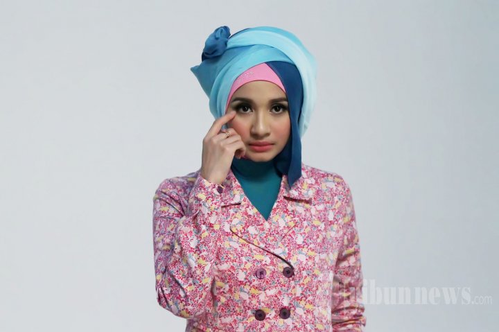 Laudya Cynthia Bella Berhijab, Foto 7 #1531272 - TribunNews.com