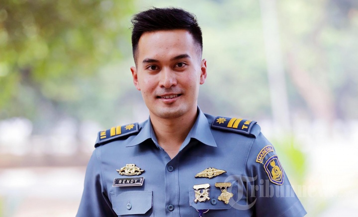 Lettu Laut (KH) Rendy Meidiyanto Aktor Ganteng Ganteng Serigala, Foto 6 ...