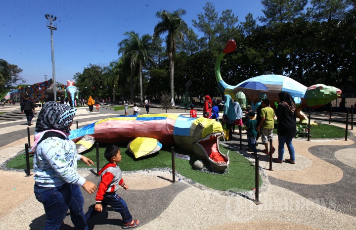 Libur Lebaran di Lampions Park Taman Tegallega Bandung, Foto 1 #1800961 ...