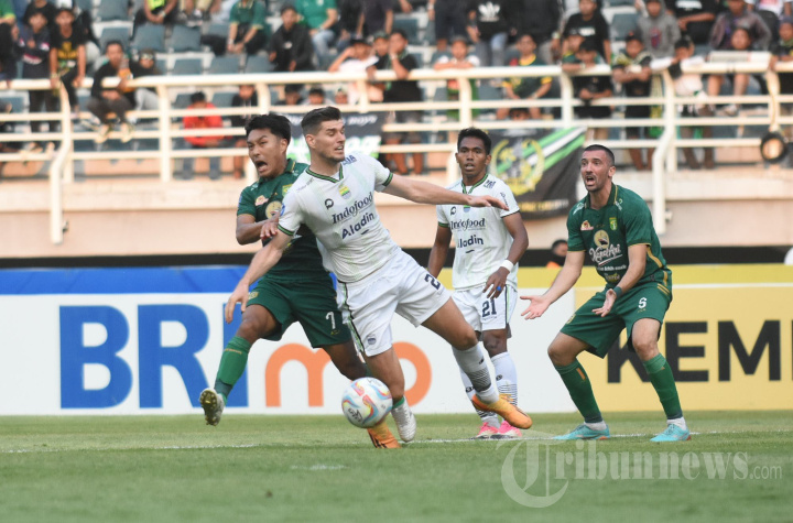 Liga 1 : Persib Kalahkan Persebaya 3-2, Foto 4 #1979636 - TribunNews.com