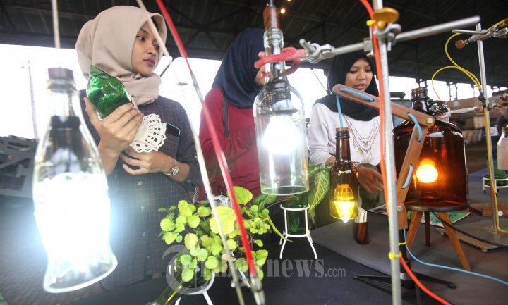Limbah Botol Kaca Menjadi Karya Unik, Foto 5 #1677199 - TribunNews.com