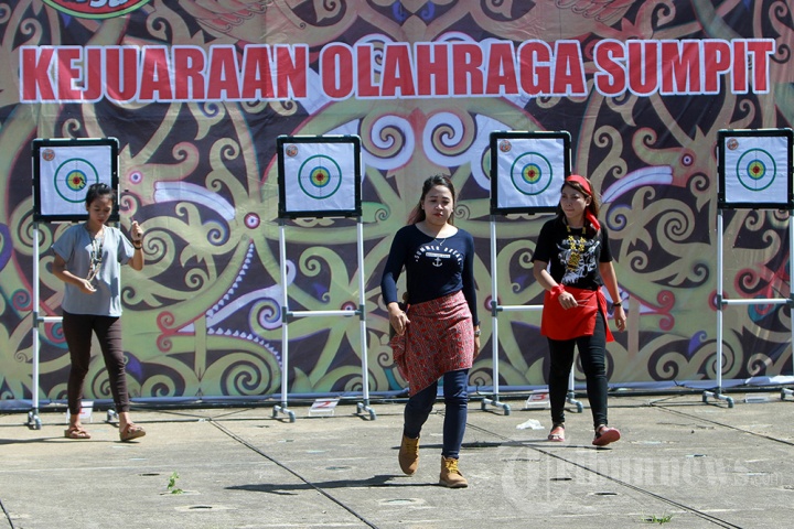 Lomba Sumpit di Pekan Gawai Dayak, Foto 1 #1702650 - TribunNews.com