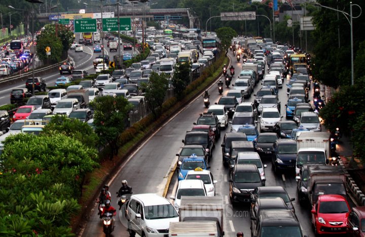 Macet Akibat Hujan Deras, Foto 3 #1453912 - TribunNews.com