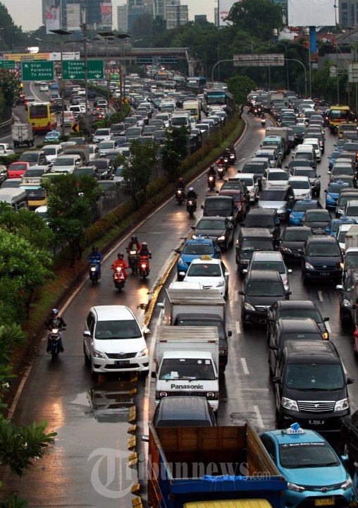 Macet Akibat Hujan Deras, Foto 4 #1453922 - TribunNews.com