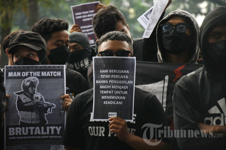 Mahasiswa Malang Demo Soroti Sidang Tragedi Kanjuruhan, Foto 4 #1960490 - TribunNews.com