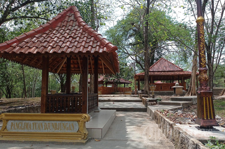 Makam Raja Sriwijaya di Bukit Siguntang Palembang, Foto 3 #1982655 ...