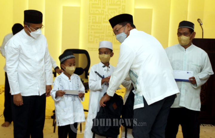 Mandiri Berbagi Dengan Anak Yatim dan Dhuafa, Foto 6 #1921307 - TribunNews.com