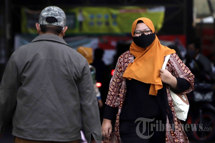 Masker Scuba dan Buff Tak Efektif Cegah Penularan Virus Corona, Foto 5 ...
