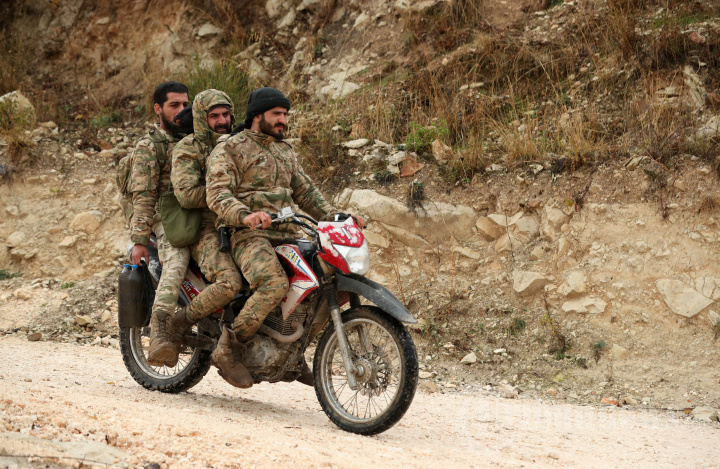 Melihat Aktivitas Pemberontak Suriah, Foto 2 #1906340 - TribunNews.com