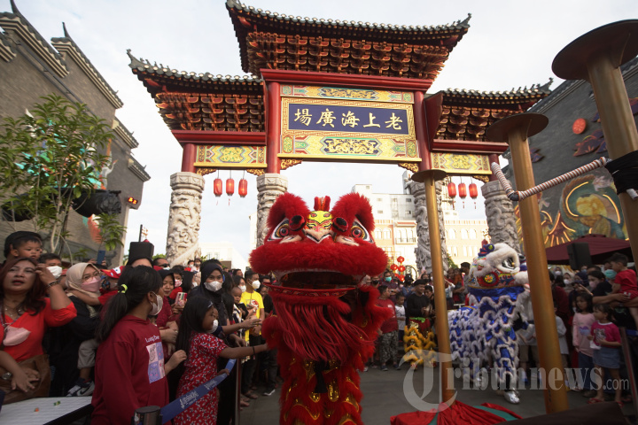 Melihat Atraksi Barongsai Tonggak di Old Shanghai Kelapa Gading, Foto 2 ...