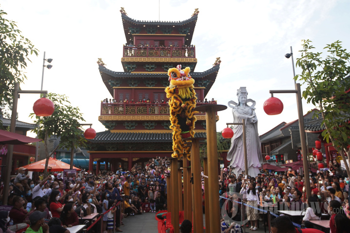 Melihat Atraksi Barongsai Tonggak di Old Shanghai Kelapa Gading, Foto 4 ...
