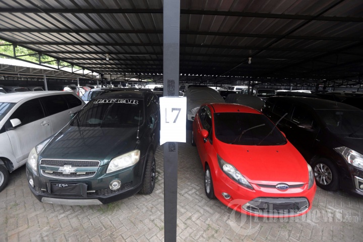 Melihat Gudang Pegadaian Mobil Terbesar di Indonesia, Foto 2 #1843845 ...