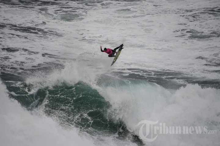 Melihat Keberanian Peselancar Taklukkan Ombak Raksasa Nazare, Foto 8 ...