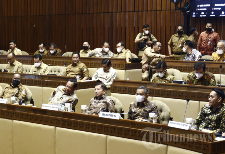 Mendagri dan Menteri PPN/Kepala Bappenas RDP dengan Komisi II DPR RI, Foto 5 #1936381 ...