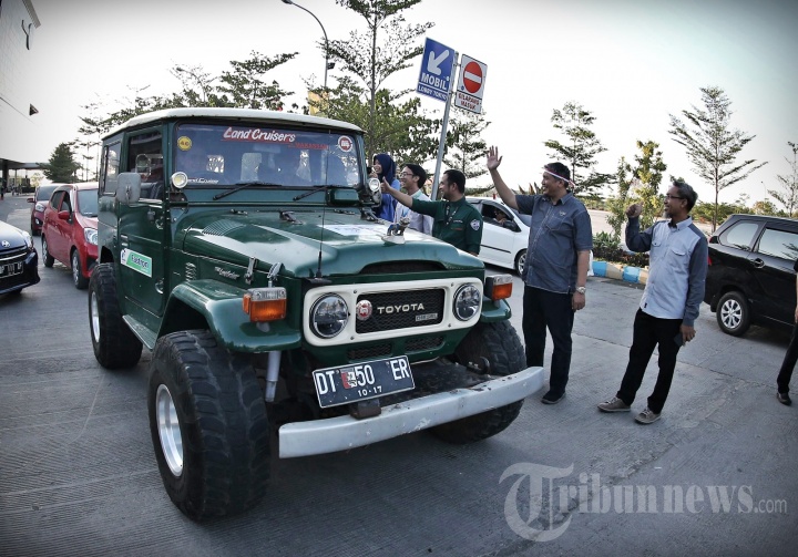 Mobil Legendaris Meriahkan Konvoi Kalla Toyota Merdeka Sale, Foto 1 ...