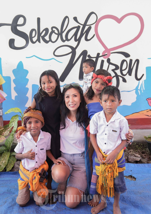 Momen Hari Anak Nasional, Selebgram Wanda Ponika Bangun Sekolah di NTT ...