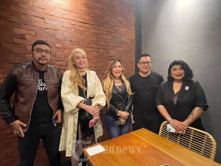 Nania Idol Garap Pentas Musik di HUT ke-2 Warunk WOW KWB Jakarta, Foto ...