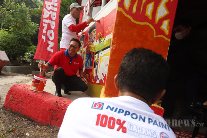 Nippon Paint Gelar Pengecatan Gapura Merah Putih 2022, Foto 4 #1935266 ...