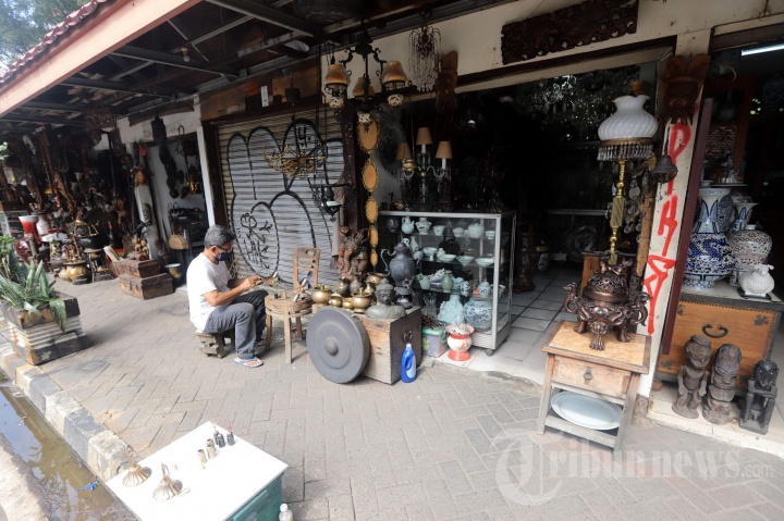 Pamor Pasar Barang Antik Jalan Surabaya yang Kian Redup, Foto 1 ...